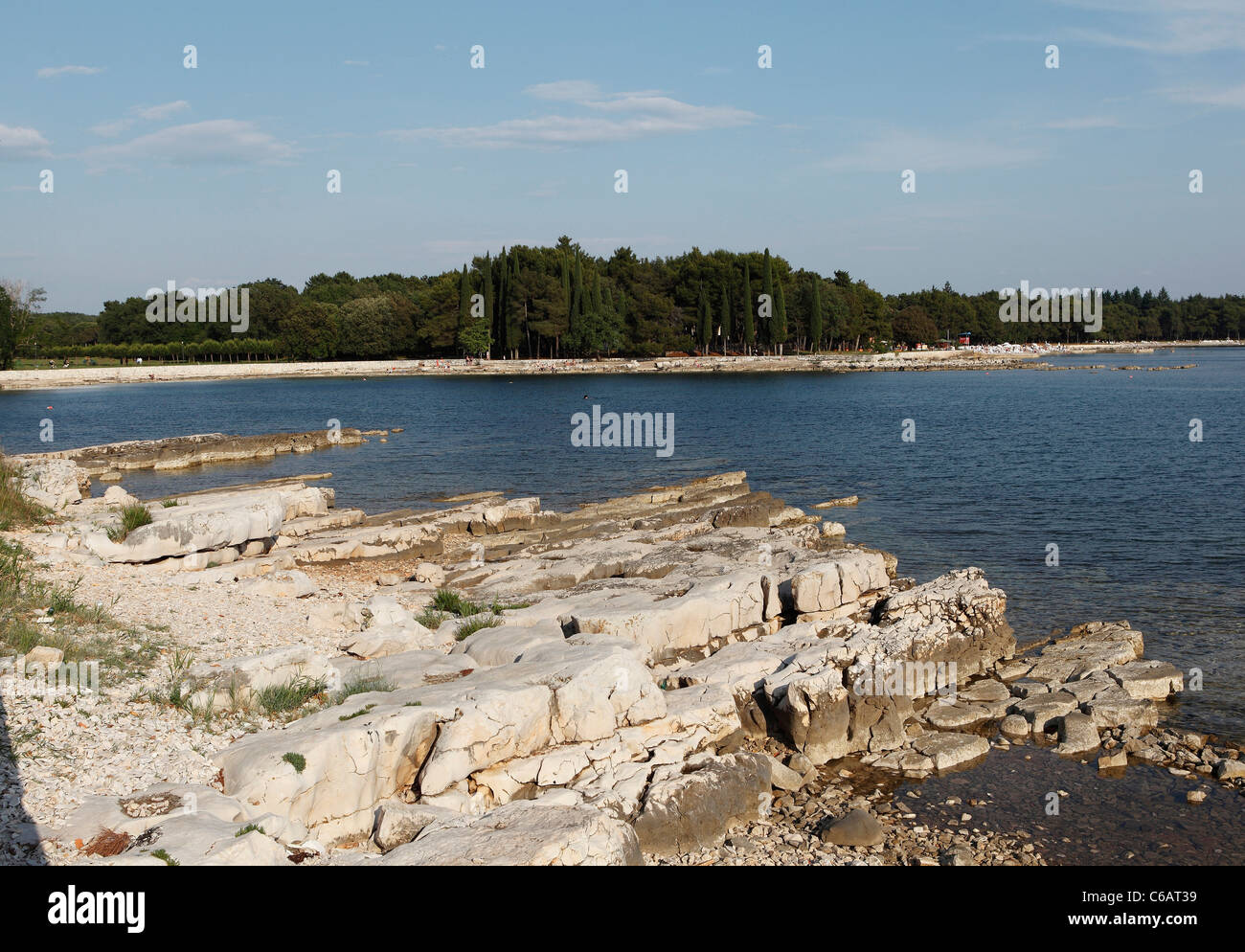 Rocky shoreline photos hi-res stock photography and images - Alamy
