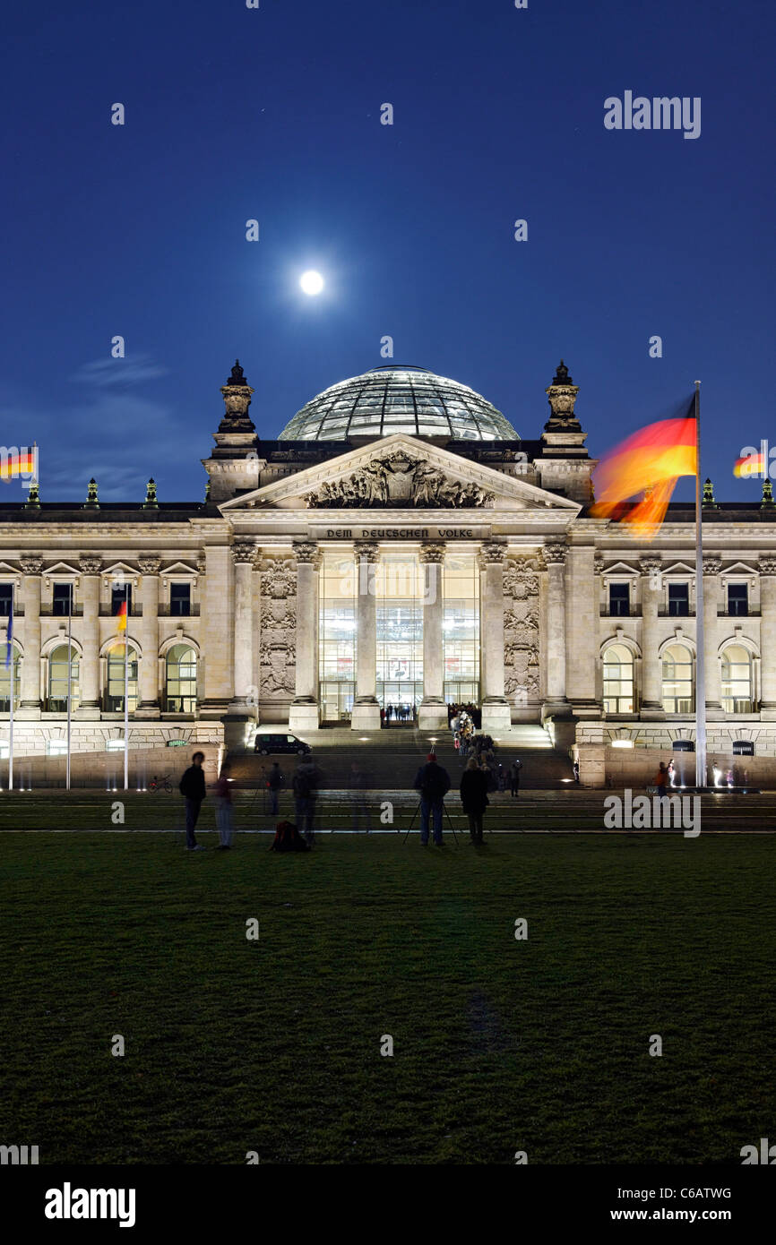 Reichstag Building, illuminated at night, Berlin, Germany, Europe Stock ...