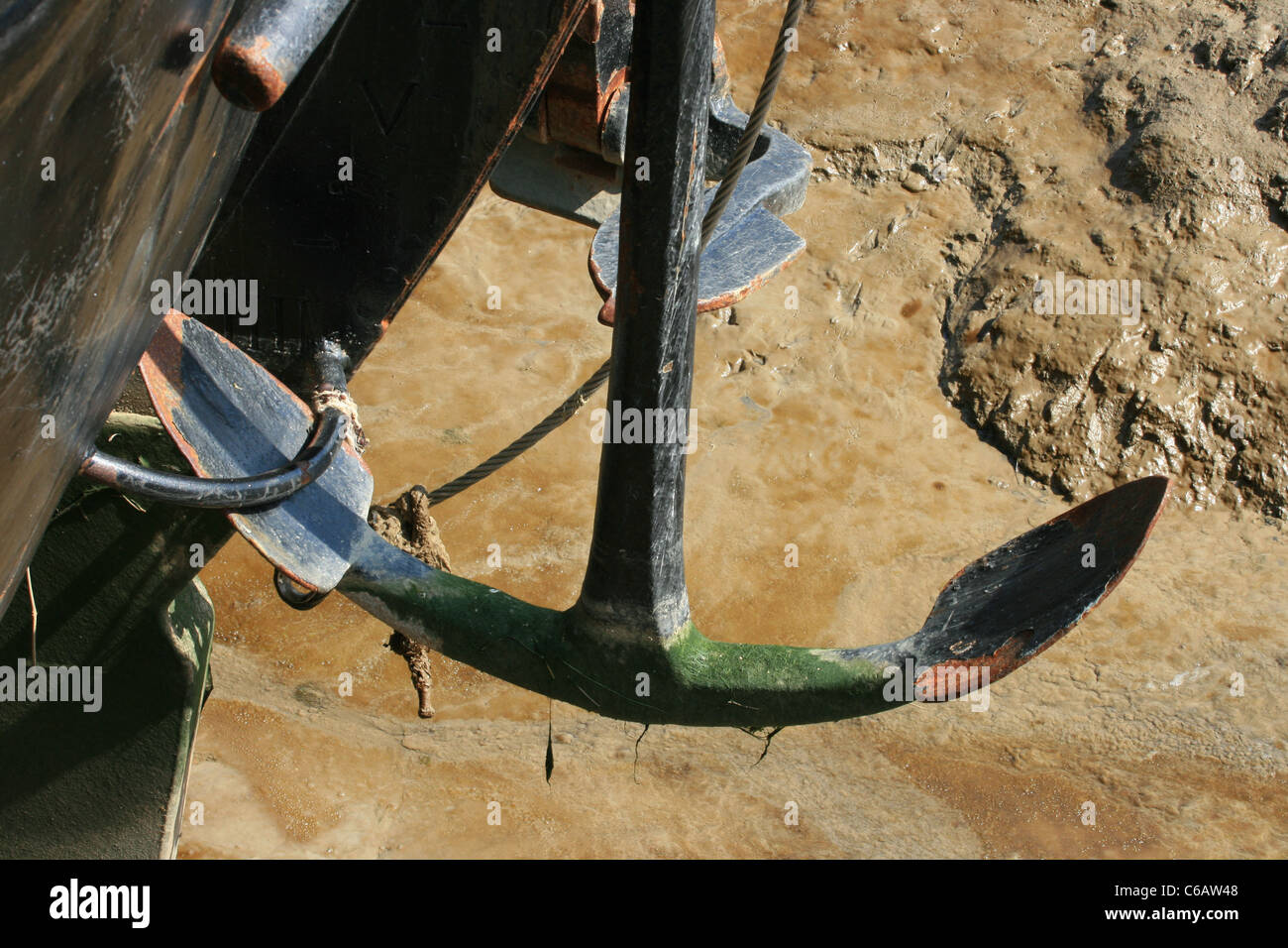 Metal anchor hi-res stock photography and images - Alamy