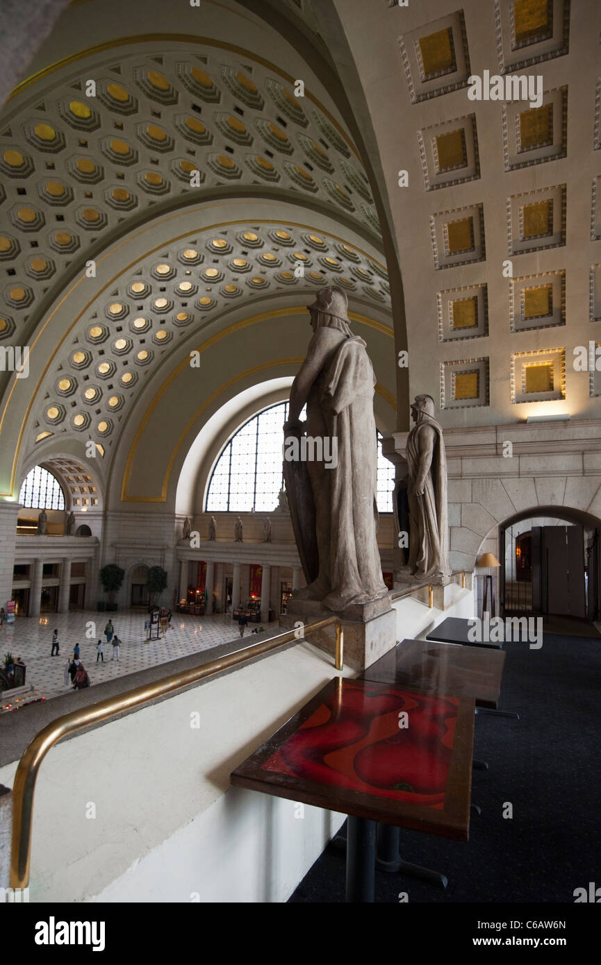 Union Station, Washington DC, A view of the entrance and lobby from a ...