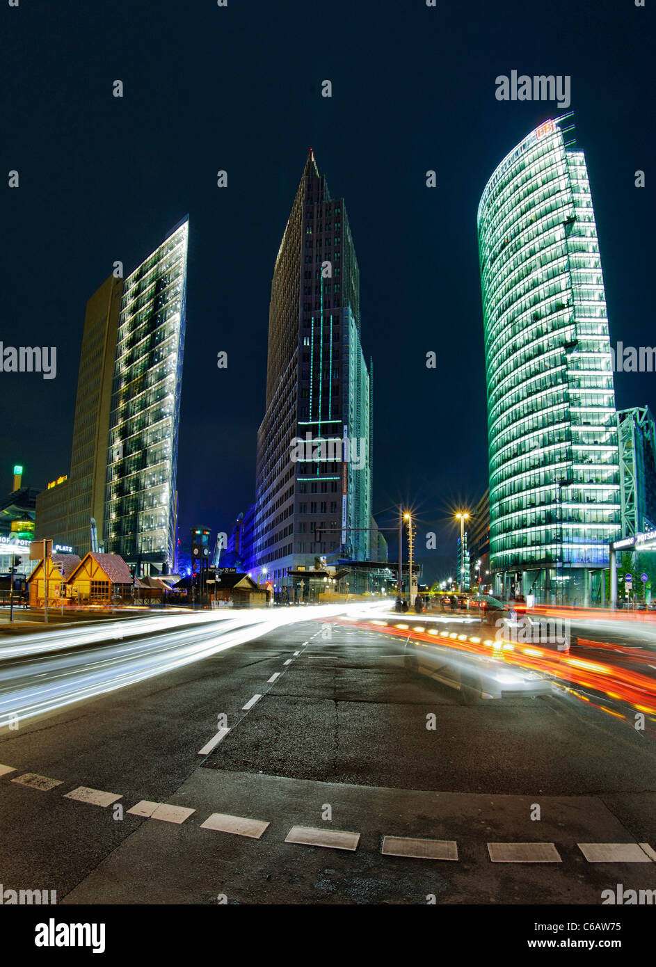 High rise photos hi-res stock photography and images - Alamy