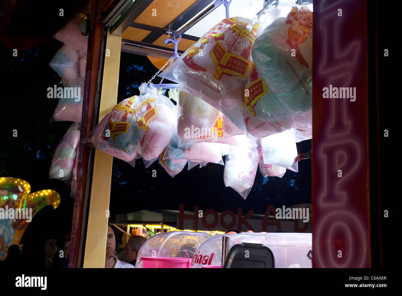 Candy floss stall hi-res stock photography and images - Alamy