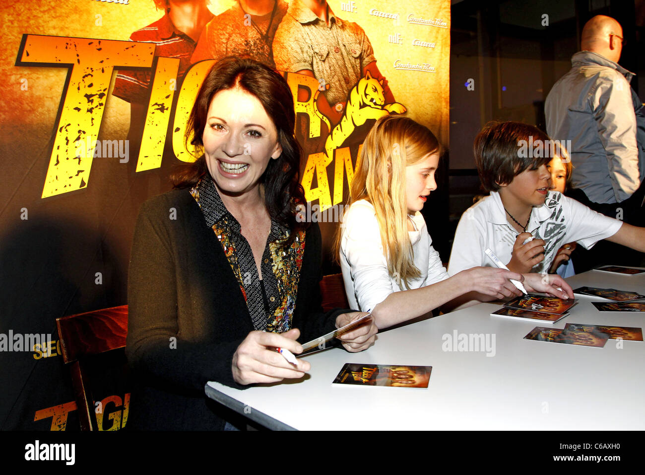 Iris Berben and her co-stars signing autographs whilst promoting their ...
