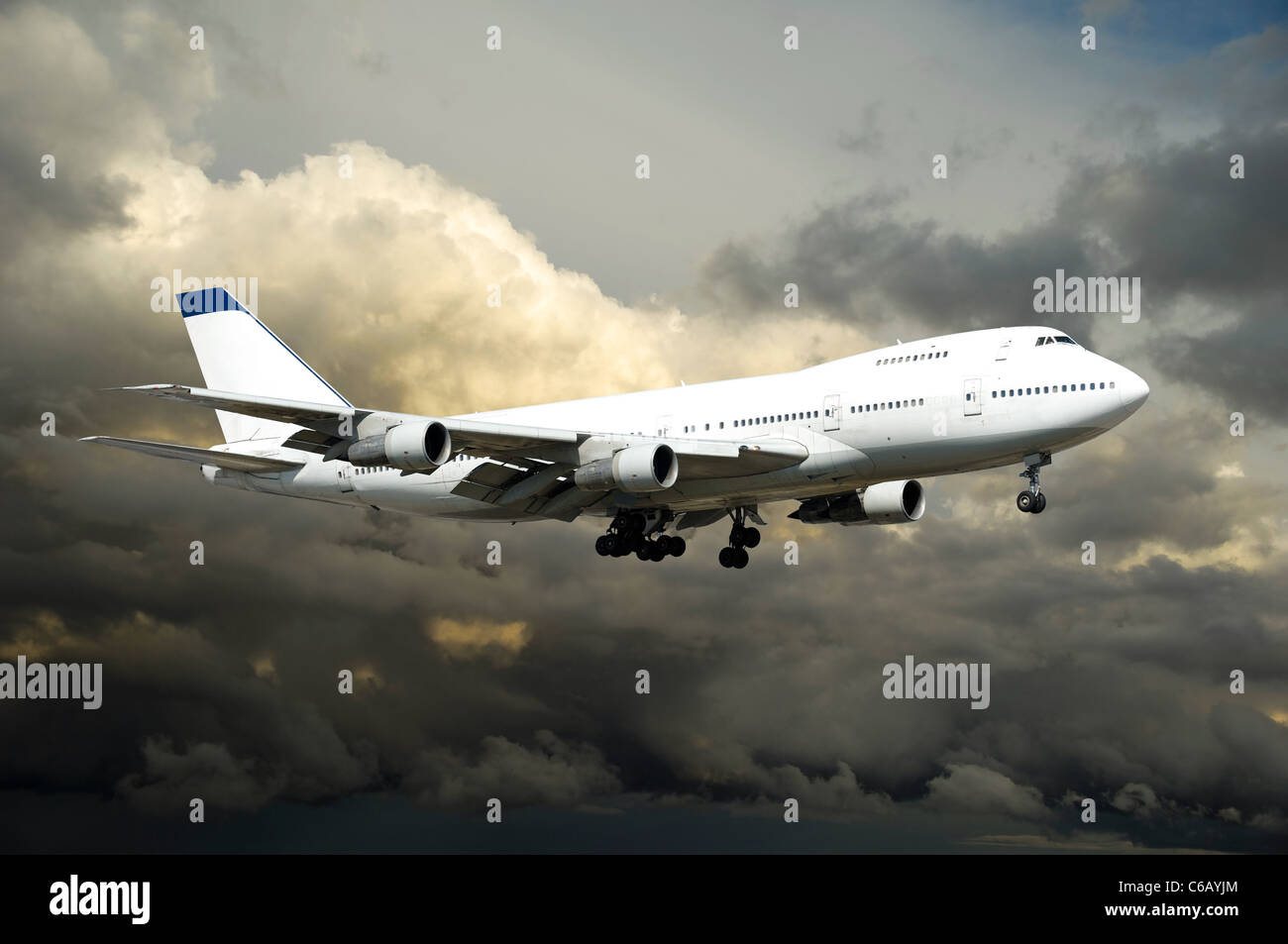 Airliner in extreme weather hi-res stock photography and images - Alamy