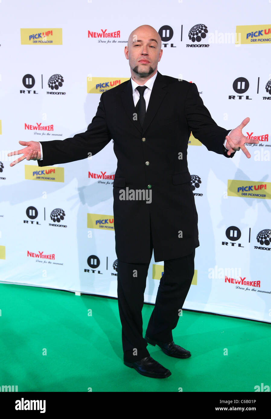 Der Graf aka Bernd Heinrich from Unheilig at The Dome 54 RTL2 music ...