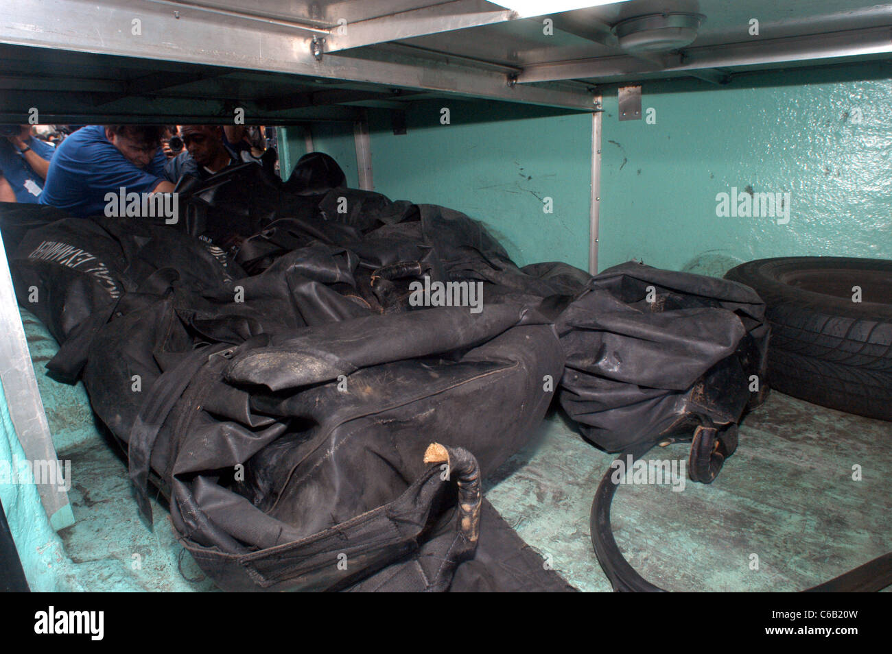 Body bag coroner hi-res stock photography and images - Alamy
