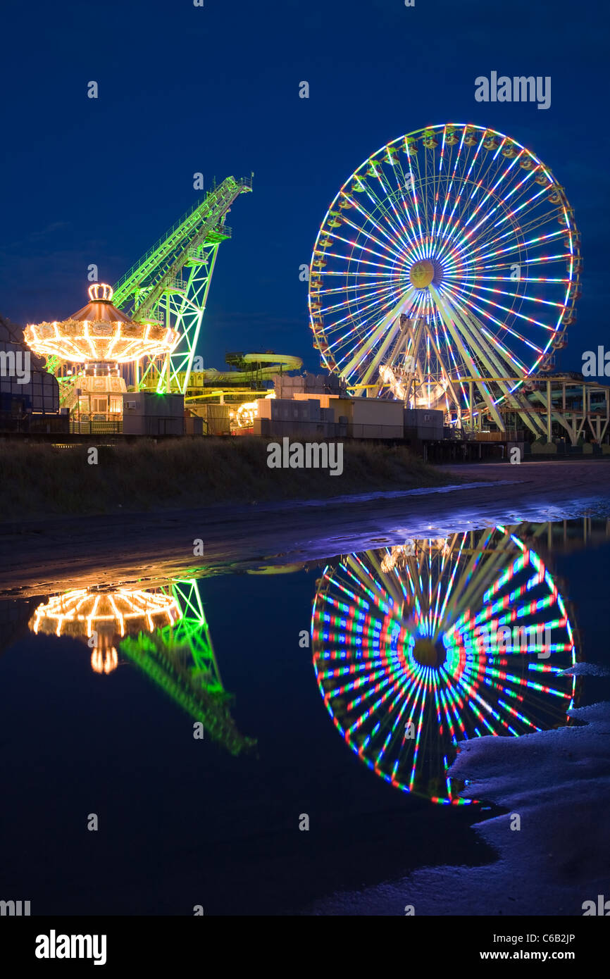 Thrill rides hi-res stock photography and images - Alamy