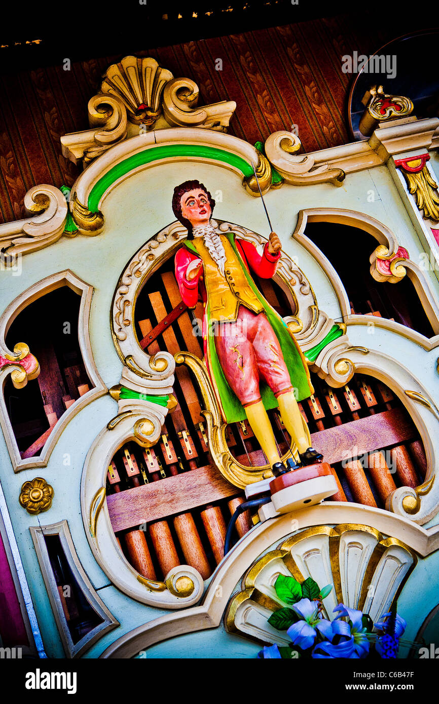 Fairground contest hi-res stock photography and images - Alamy