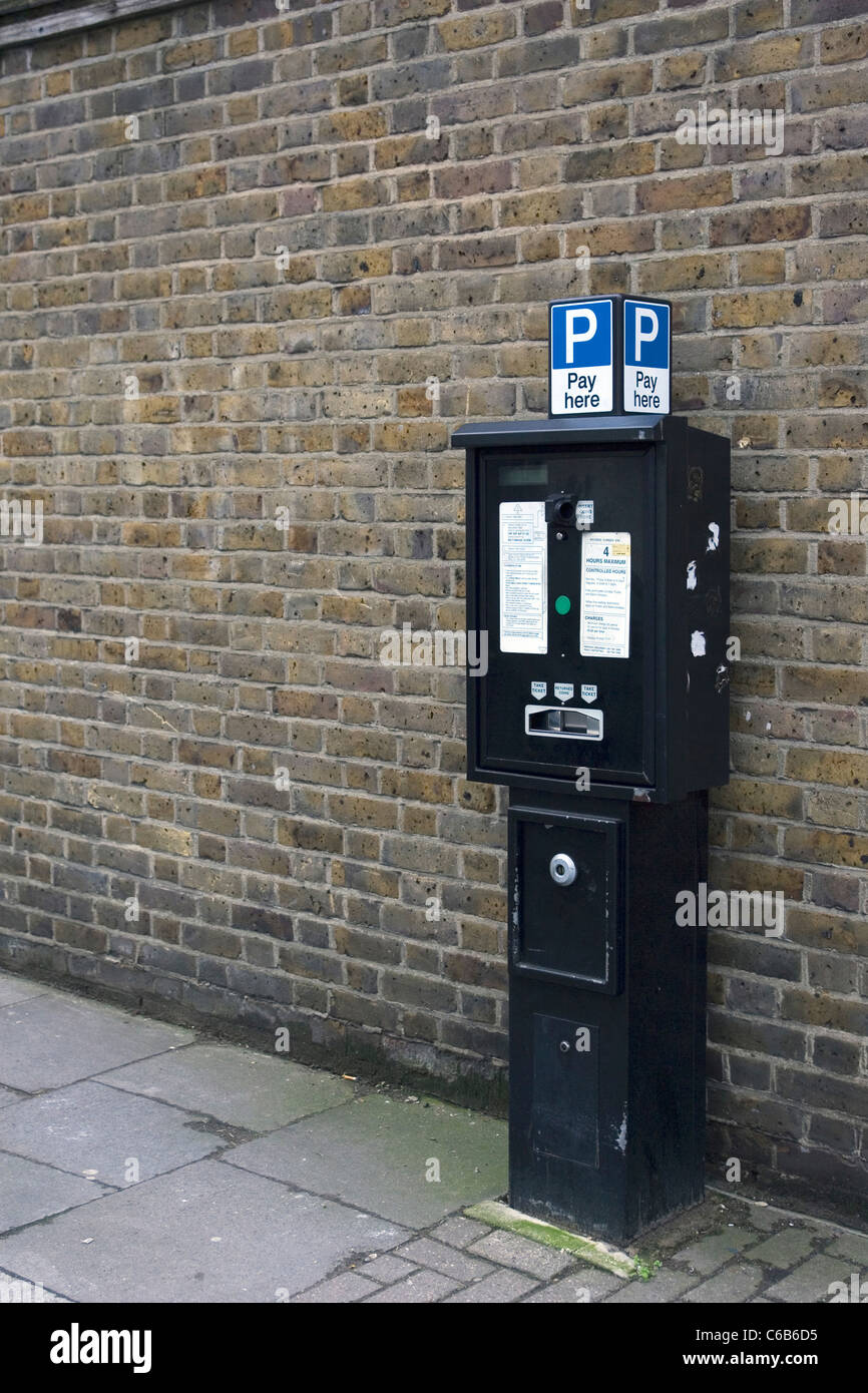 Pay and display parking machine, Chelsea, London. UK Stock Photo - Alamy