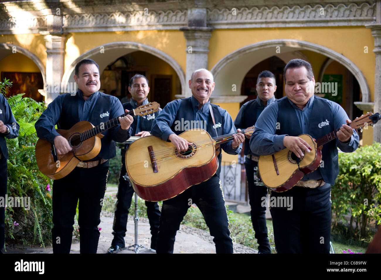 Mexican music mexican band hi-res stock photography and images - Alamy