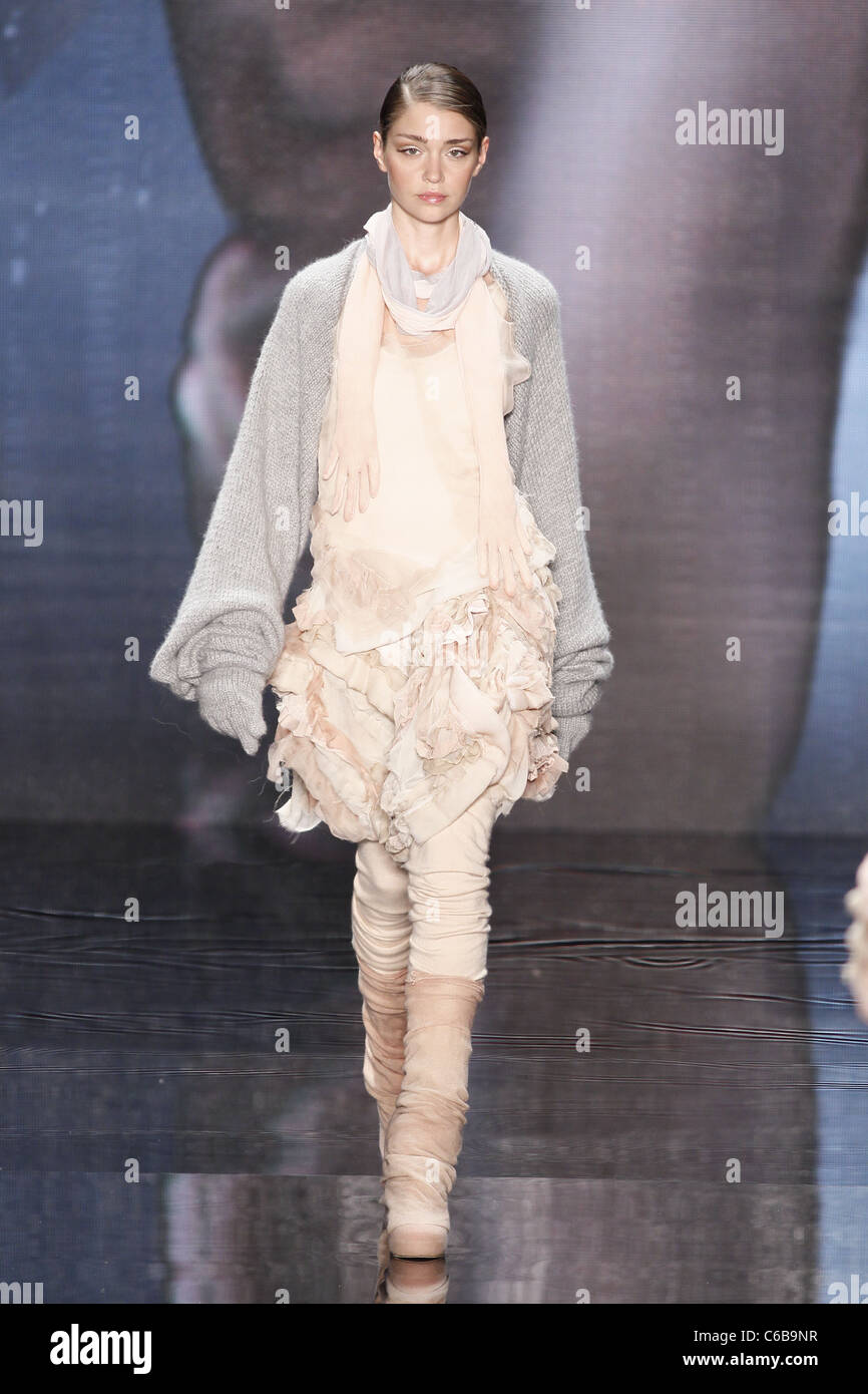 Model - Catwalk - Designers For Tomorrow by Peak & Cloppenburg fashion ...