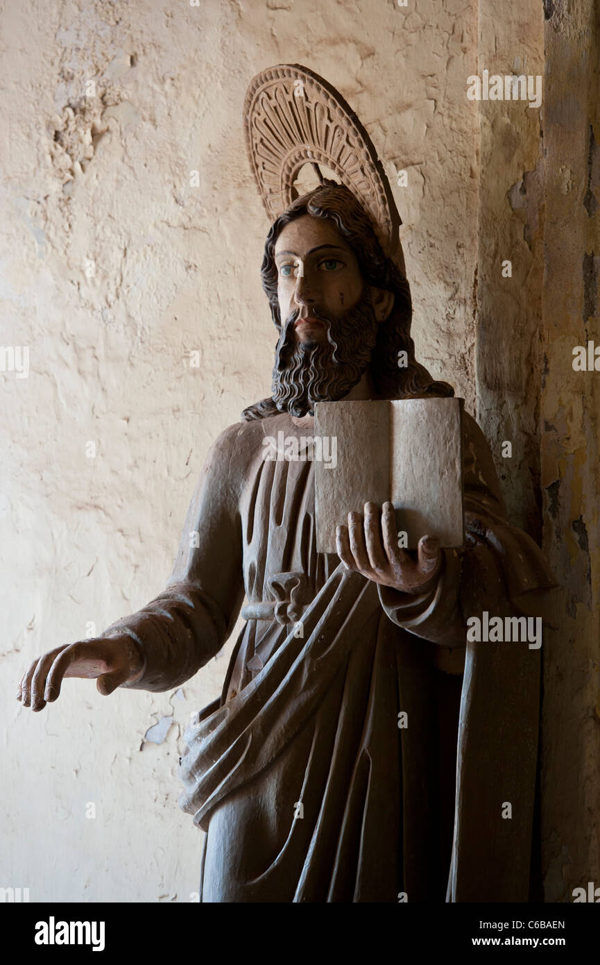 Statue of Christ in The Basilica of Bom Jesus in Velha Goa, India Stock ...