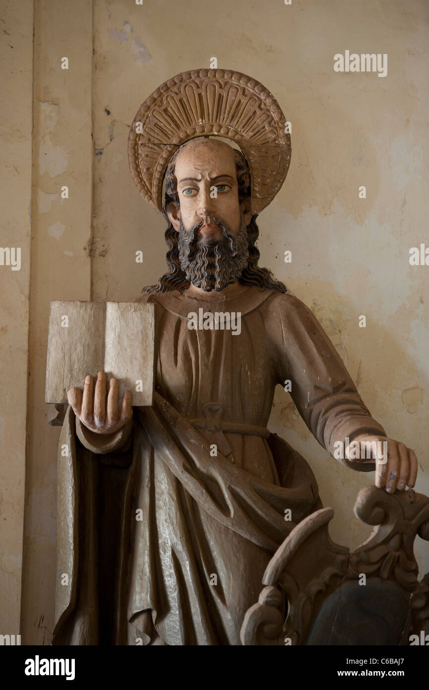 Statue of Christ in The Basilica of Bom Jesus in Velha Goa, India Stock ...