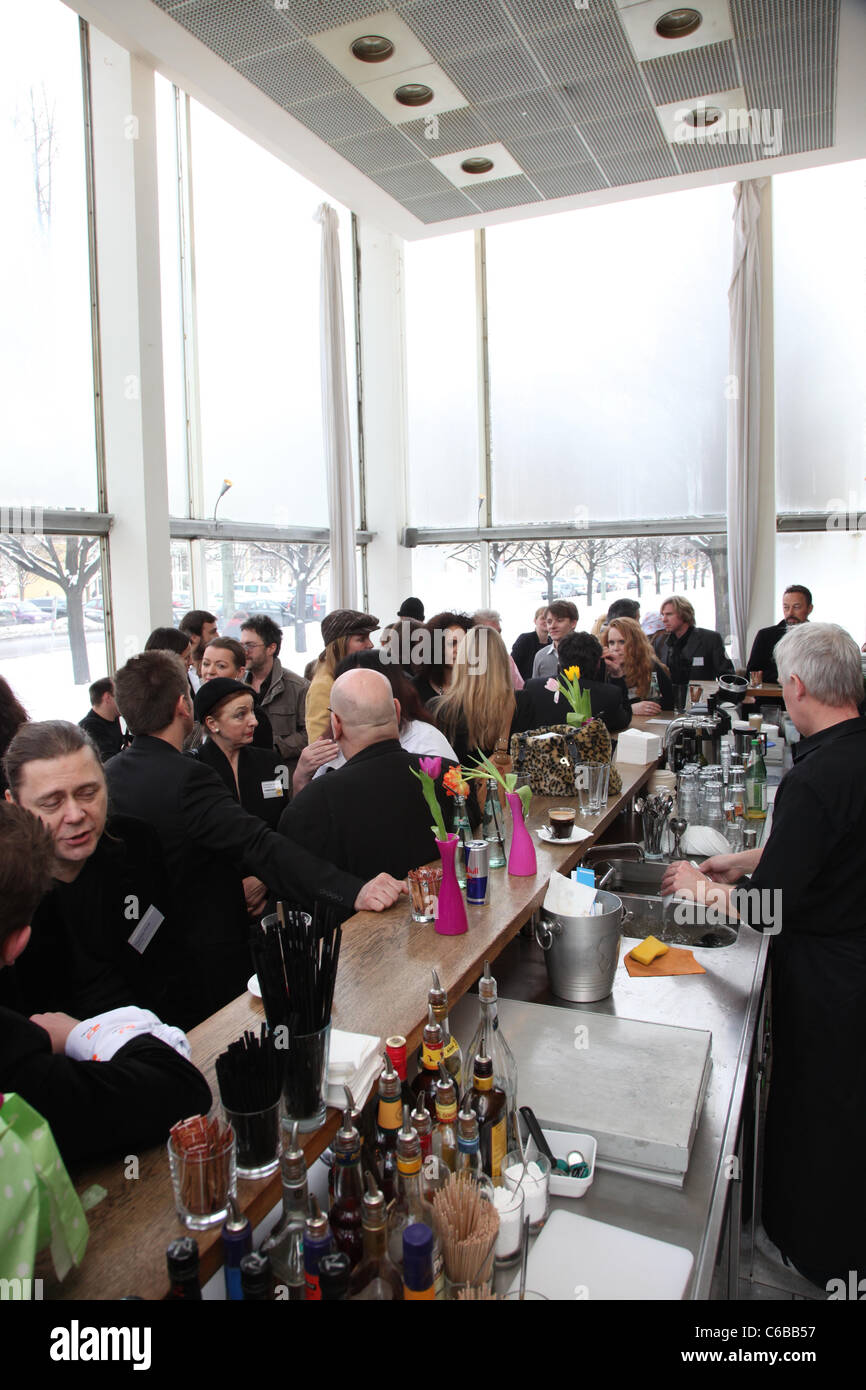 Babette bar hi-res stock photography and images - Alamy