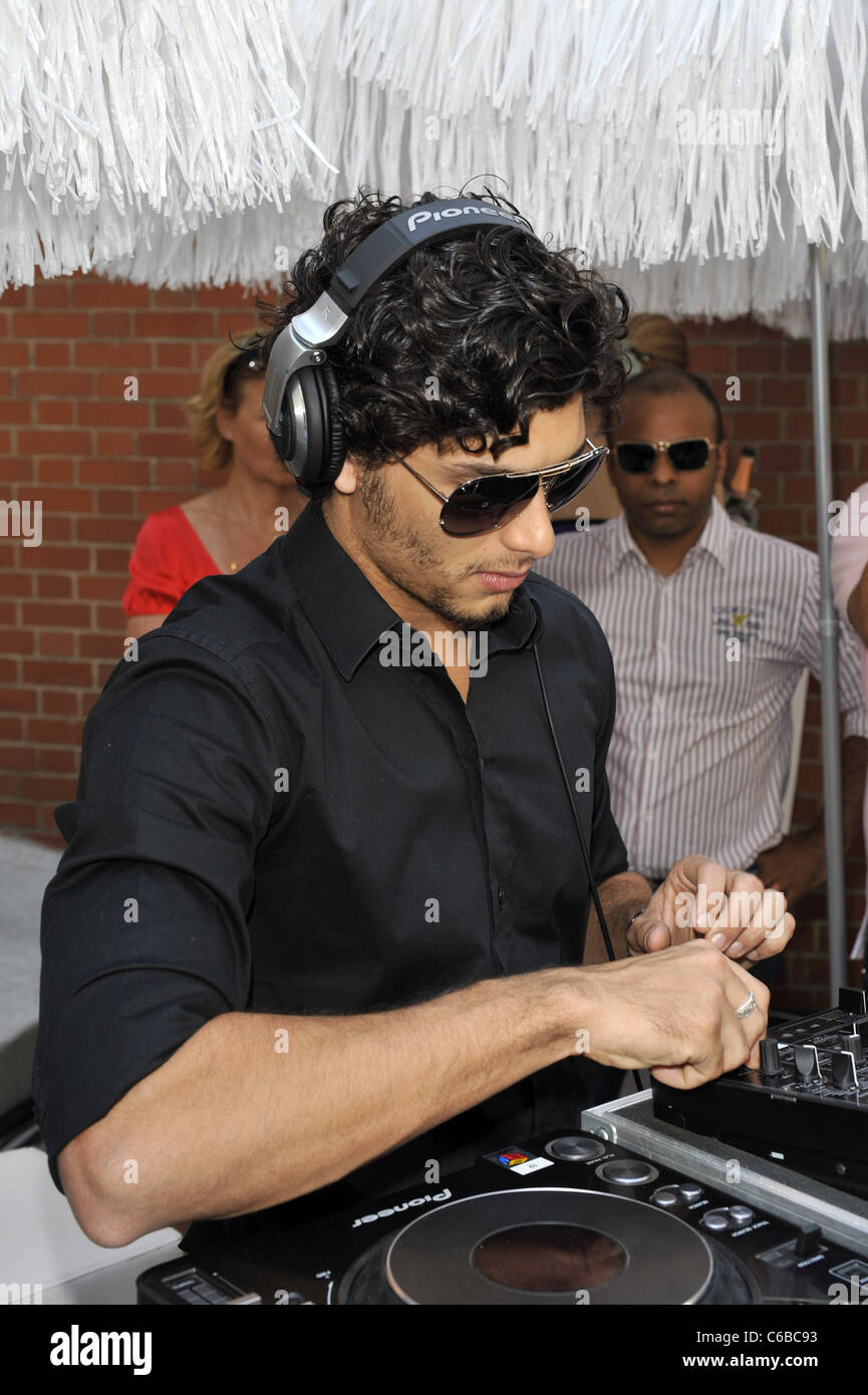 Jesus Luz DJing at Gala magazine Fashion brunch at Ellington Hotel ...