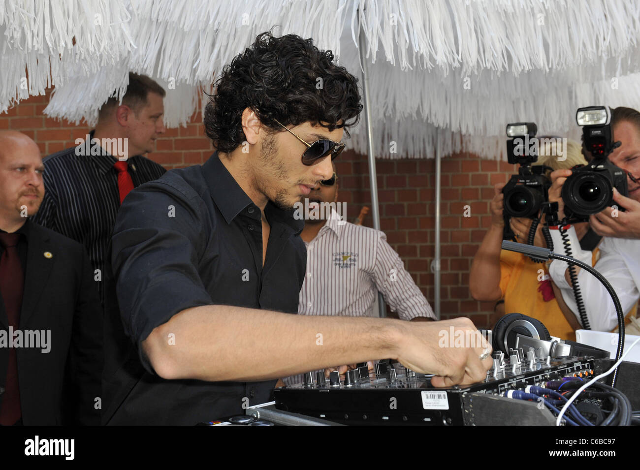 Jesus Luz DJing at Gala magazine Fashion brunch at Ellington Hotel ...