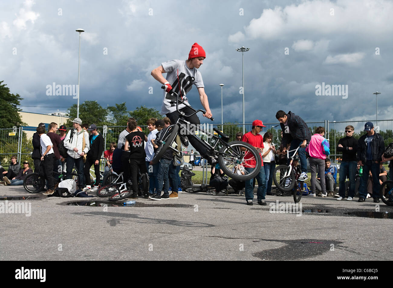 Snickers urbania (urban) - the annual youth festival of street culture ...