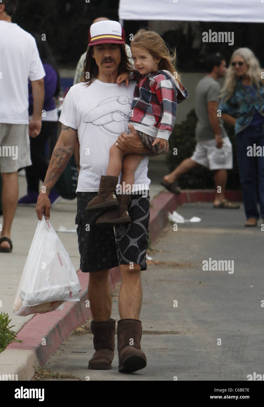 Anthony Kiedis and his son Everly Bear leaving Farmer's Market. Malibu ...