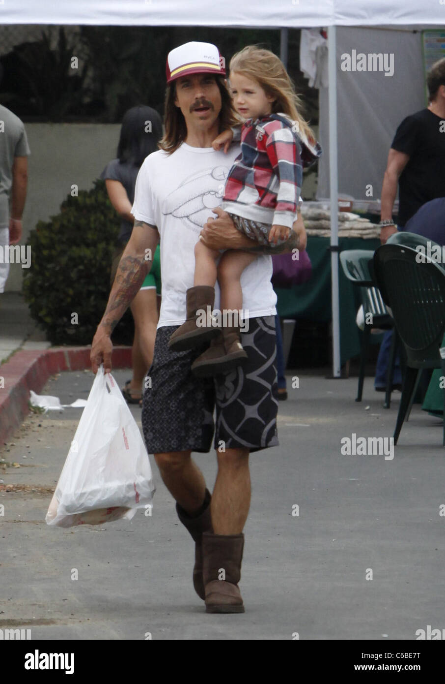 Anthony Kiedis and his son Everly Bear leaving Farmer's Market. Malibu ...