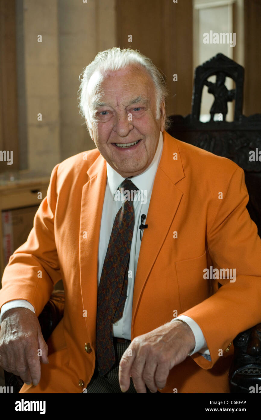 Donald Sinden Canterbury Cathedral June 2008 Stock Photo - Alamy