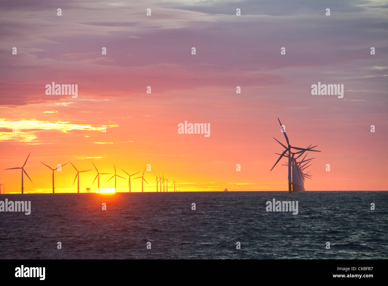 Offshore sunset hi-res stock photography and images - Alamy