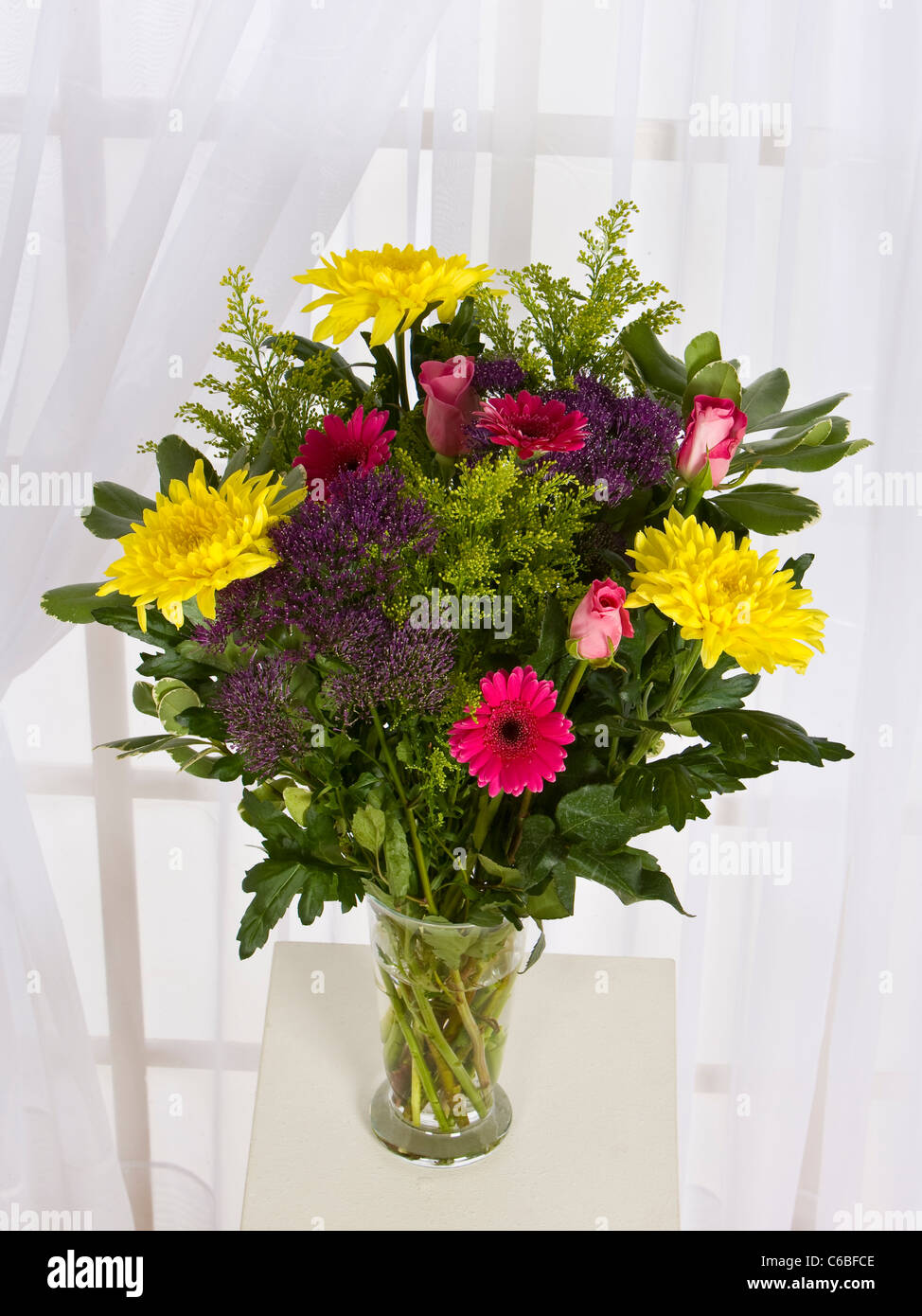 A mixed bouquet of flowers Stock Photo - Alamy