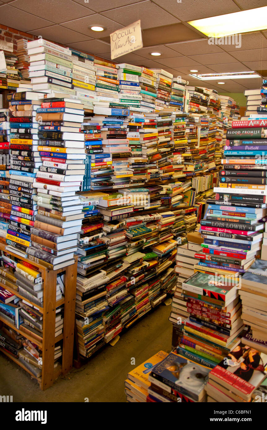 Textbook bookstore book cover hi-res stock photography and images - Alamy