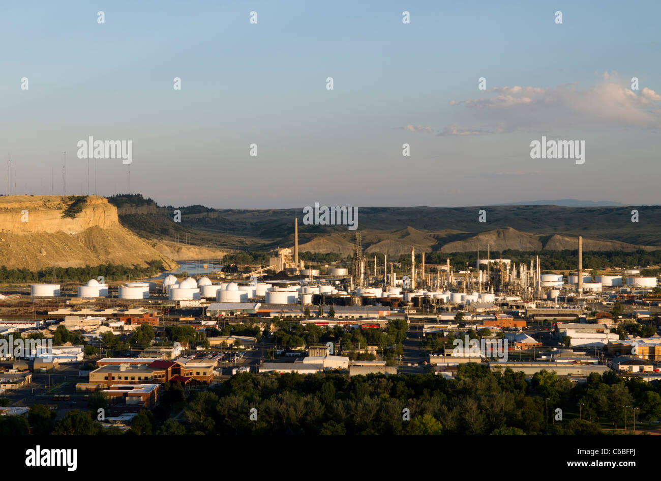 Oil refinery on the outskirts of Billings, Montana Stock Photo - Alamy