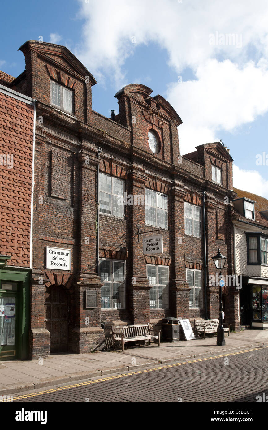 Old grammar school hi-res stock photography and images - Alamy