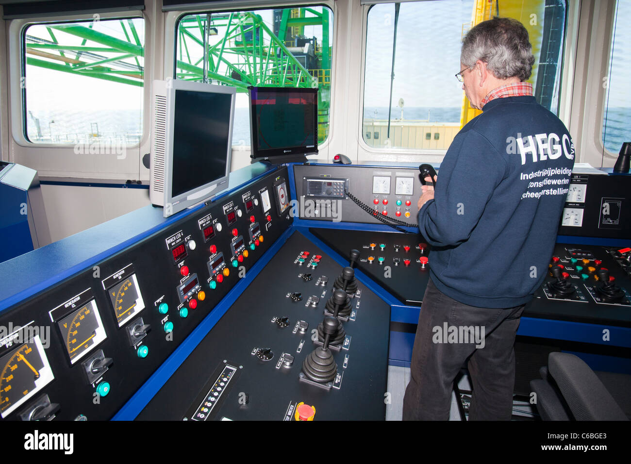 Bridge layout hi-res stock photography and images - Alamy