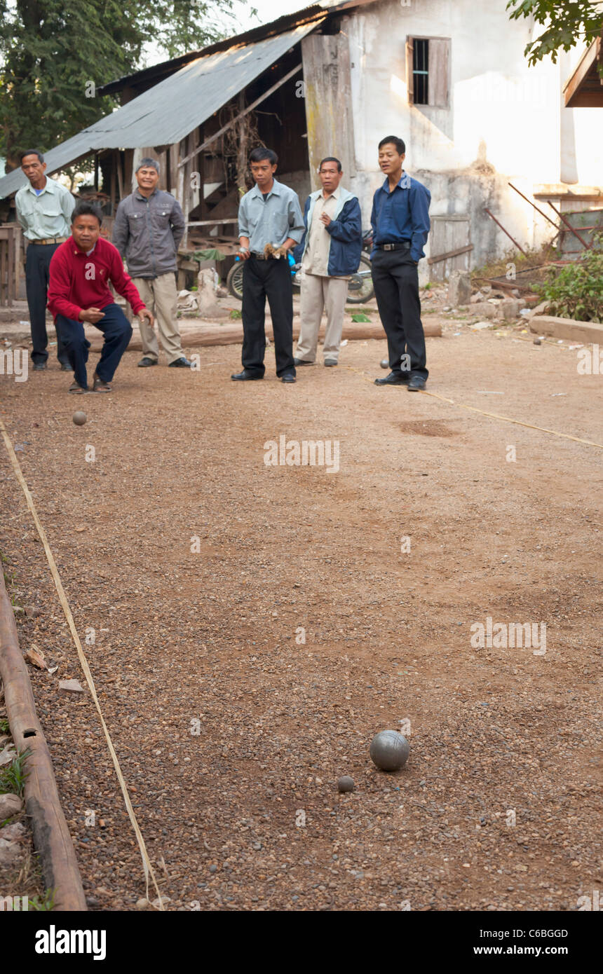 Laos men hi-res stock photography and images - Alamy