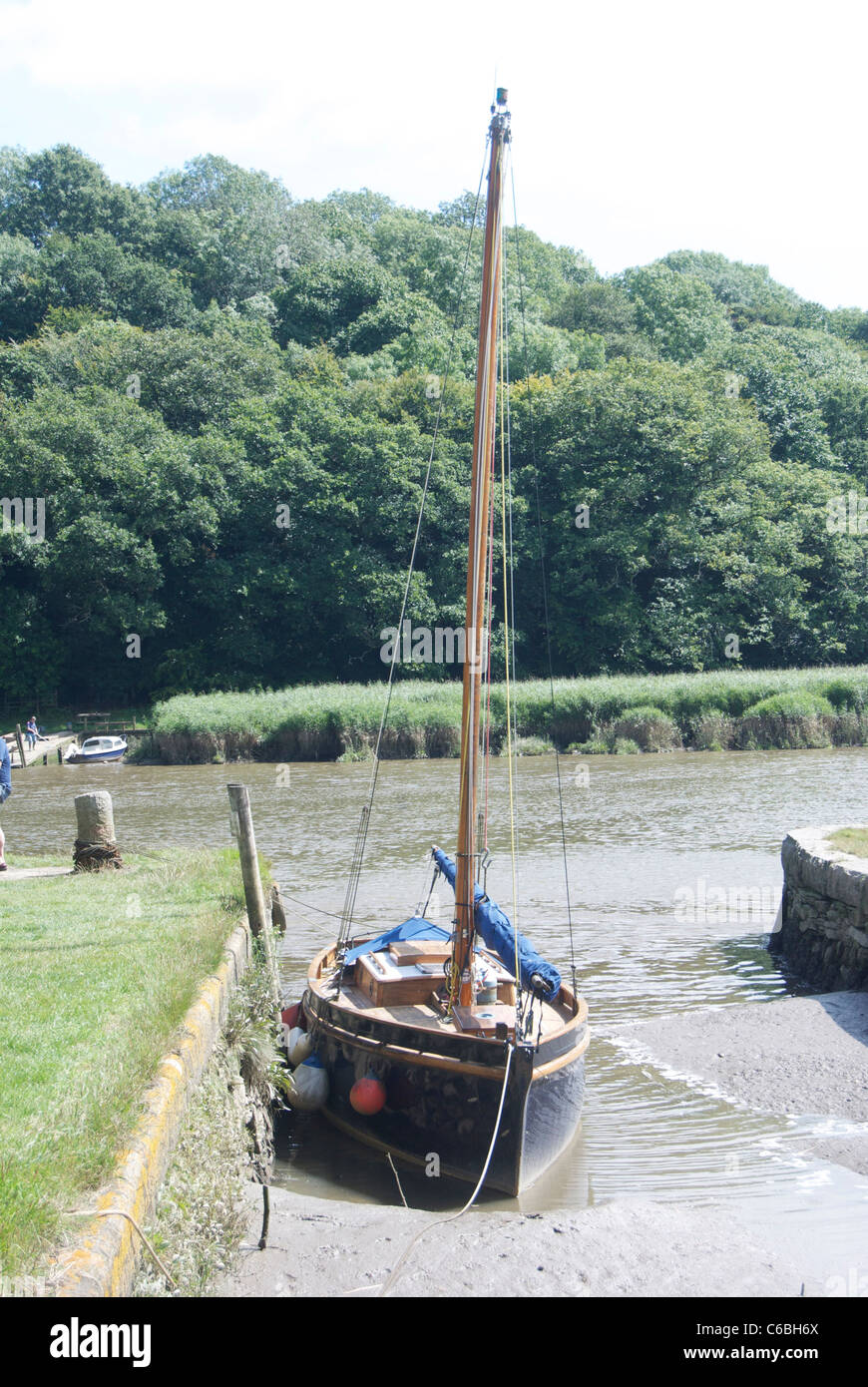 Quay mooring hi-res stock photography and images - Alamy