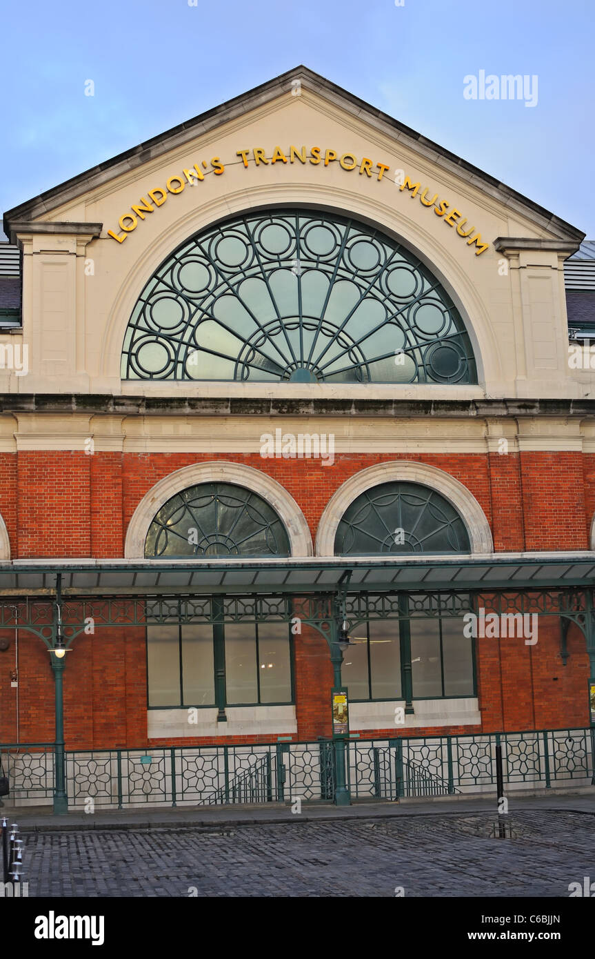 London transport museum covent garden hi-res stock photography and ...