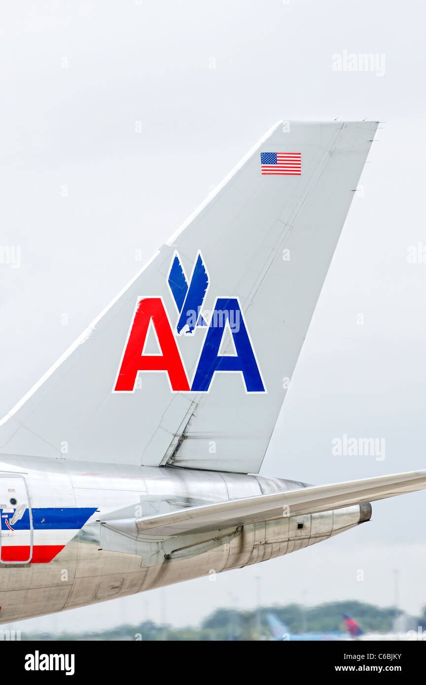 American airlines logo hi-res stock photography and images - Alamy