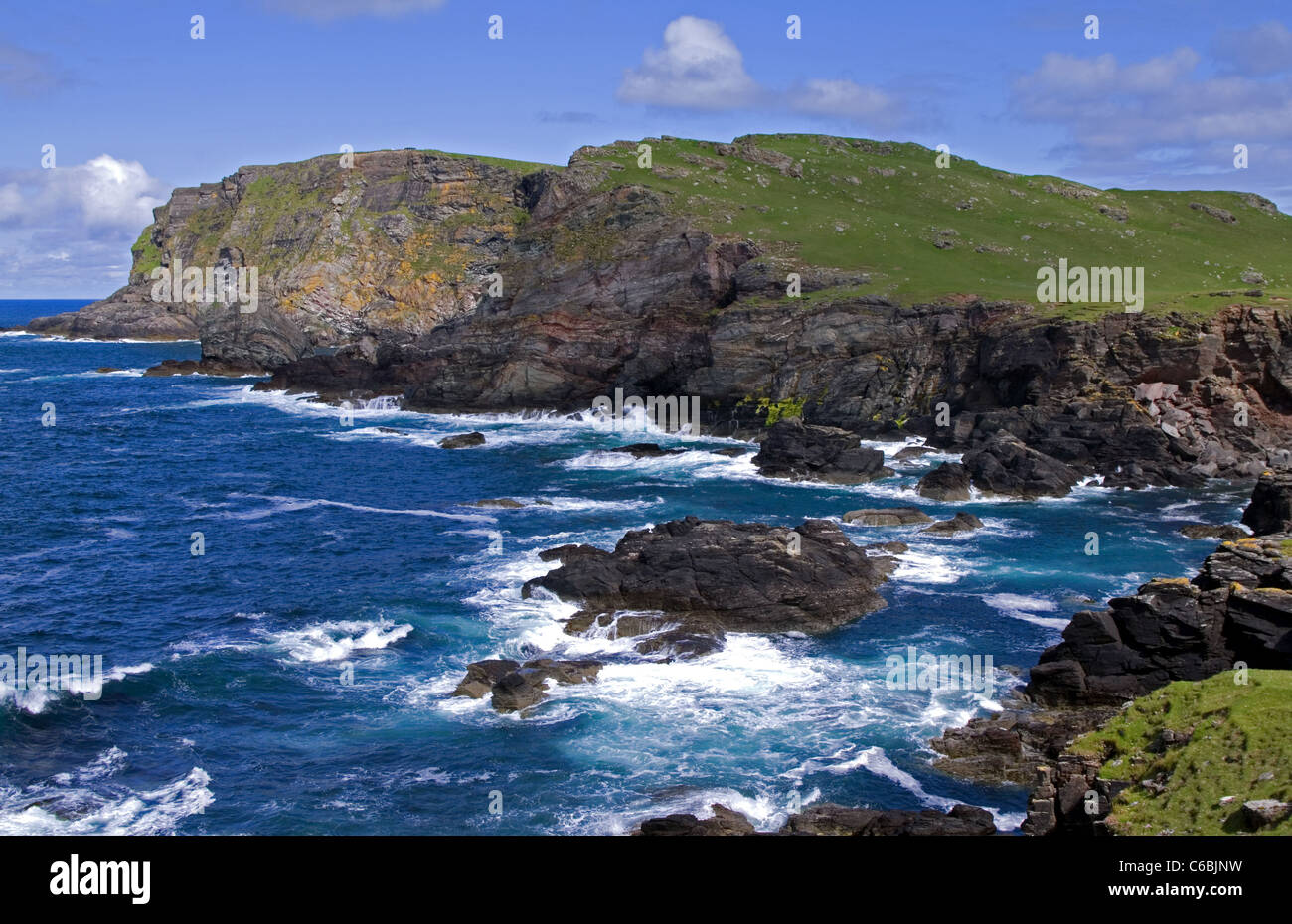 Sea cliffs at Faraid Head, beyond Balnakeil Bay, Durness, North Coast ...