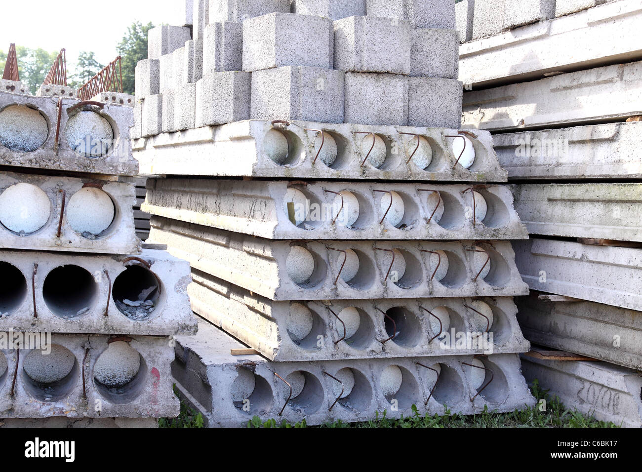 Building with concrete blocks hi-res stock photography and images - Alamy