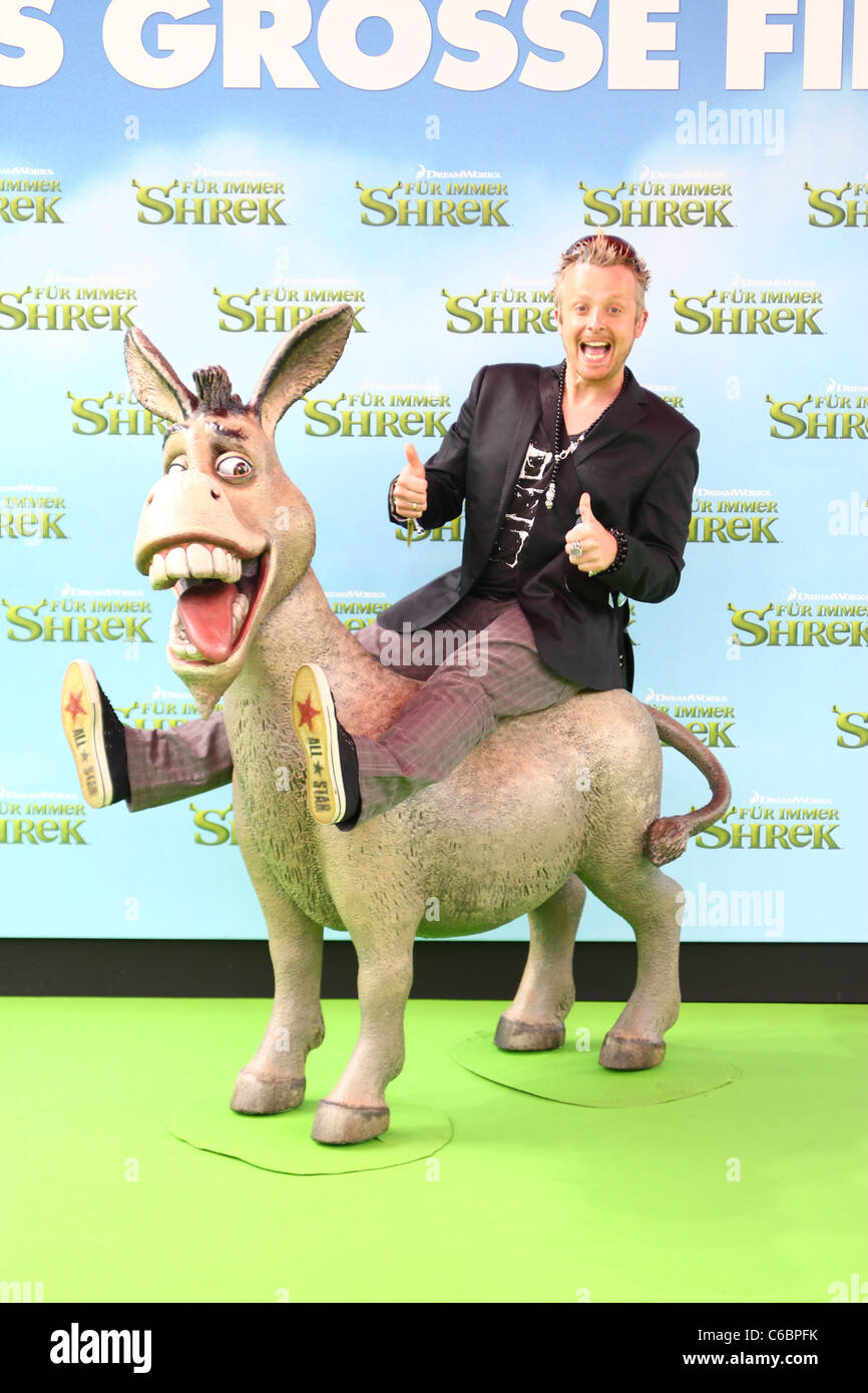 Antony Ross at the German premiere of 'Shrek Forever After' ('Fuer ...
