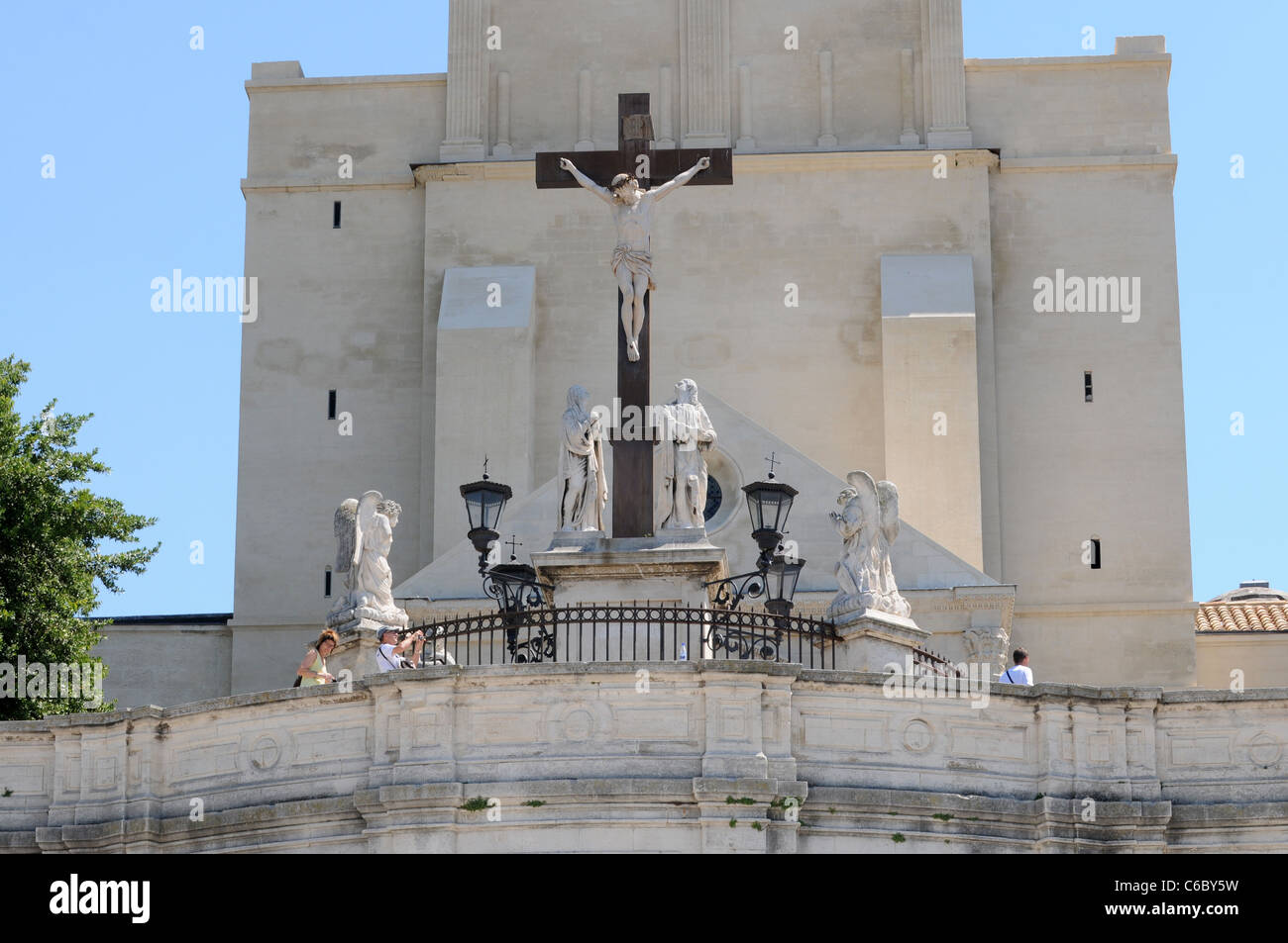 Notre-Dame des Doms d'Avignon - Avignon Cathedral above the Palais des ...