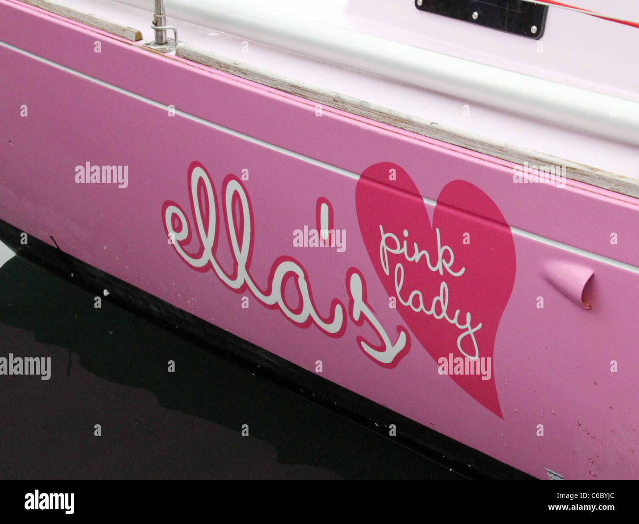 Jessica Watson's boat 'Pink Lady' at the Sydney International Boat Show ...