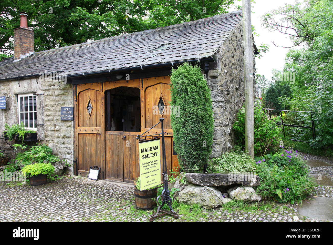 Malham smithy hi-res stock photography and images - Alamy