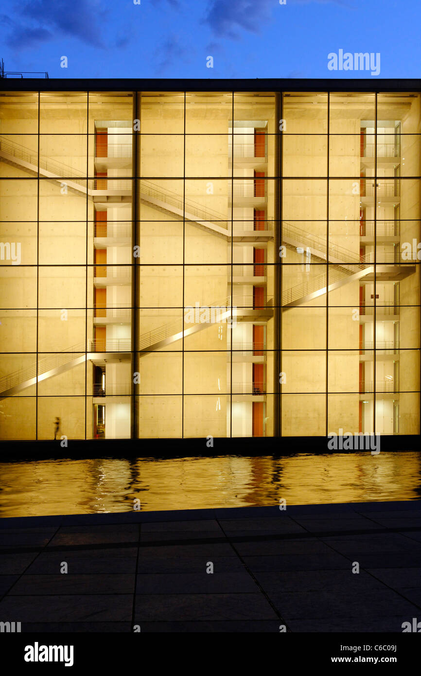 Shadow figures hi-res stock photography and images - Alamy