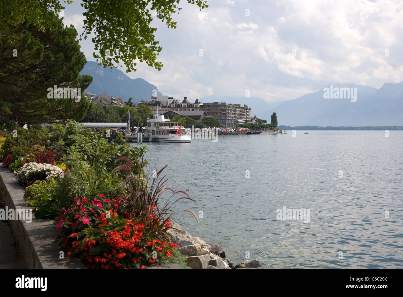 Promenade montreux lake geneva hi-res stock photography and images - Alamy