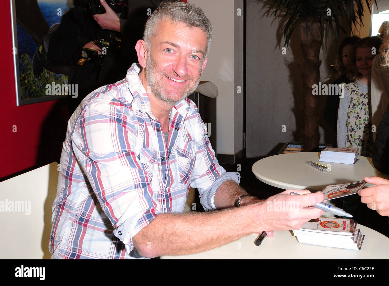 Dominic Raacke at the premiere of "Drachenzaehmen leicht gemacht" at ...