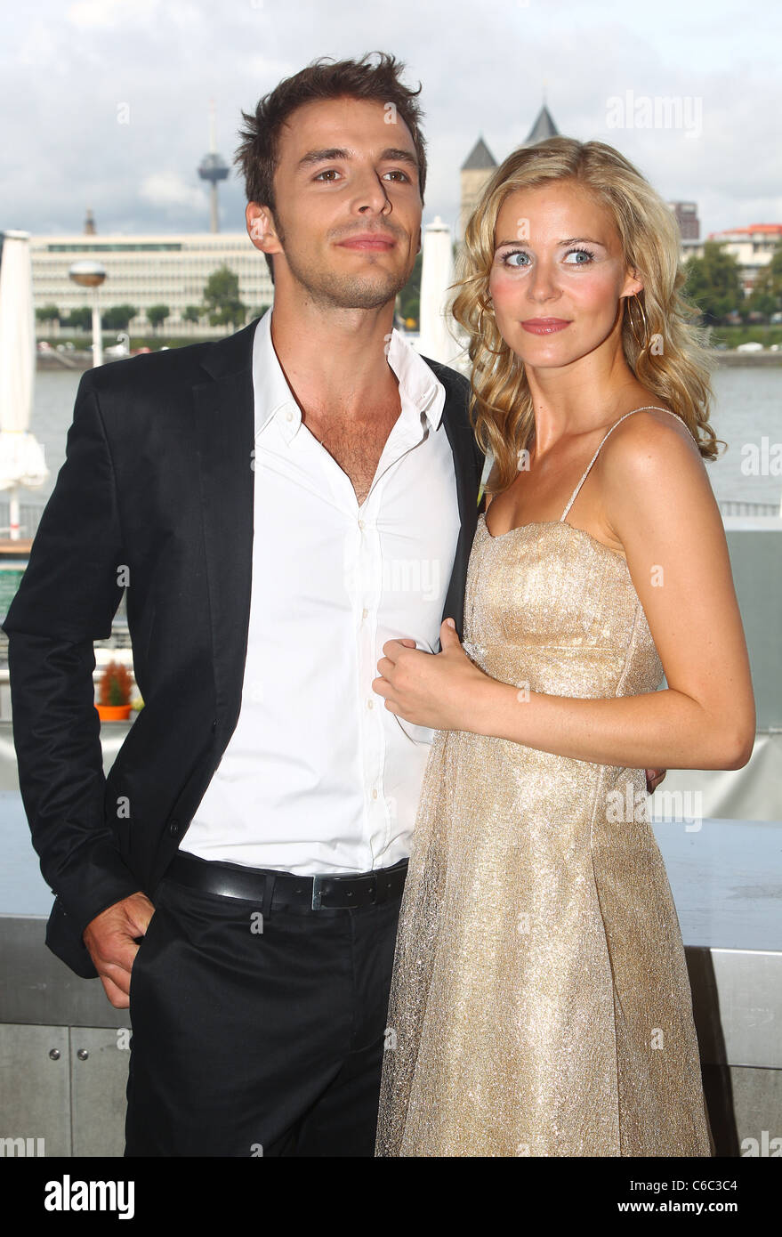 Max alberti jessica ginkel hi-res stock photography and images - Alamy