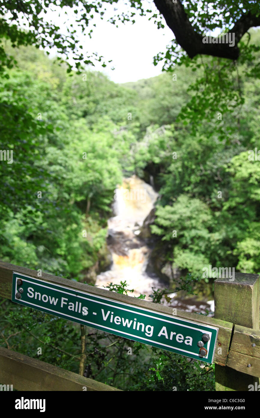 Snow Falls waterfall on the Ingleton Waterfalls Trail, Ingleton, North ...