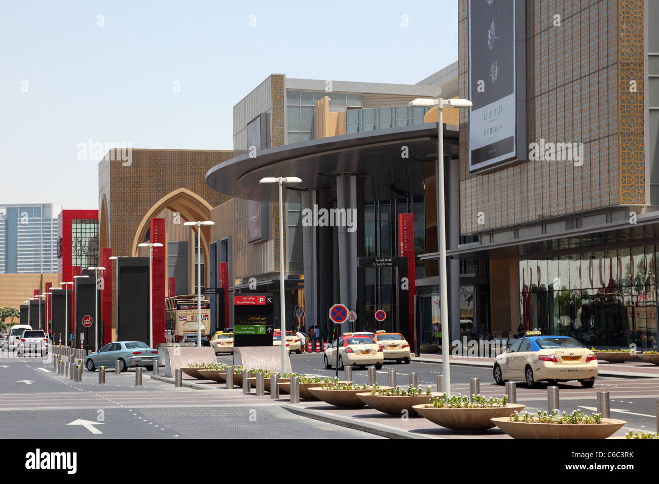 Dubai mall entrance hi-res stock photography and images - Alamy