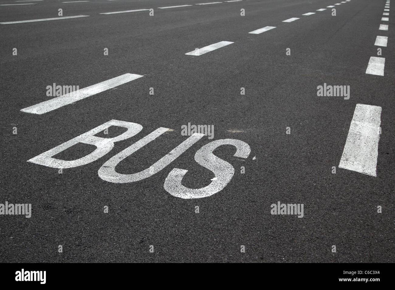 Carriageway marking hi-res stock photography and images - Alamy