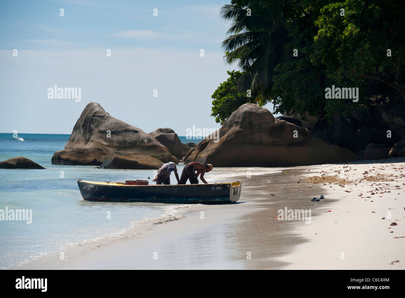 Fishing net seychelles hi-res stock photography and images - Alamy