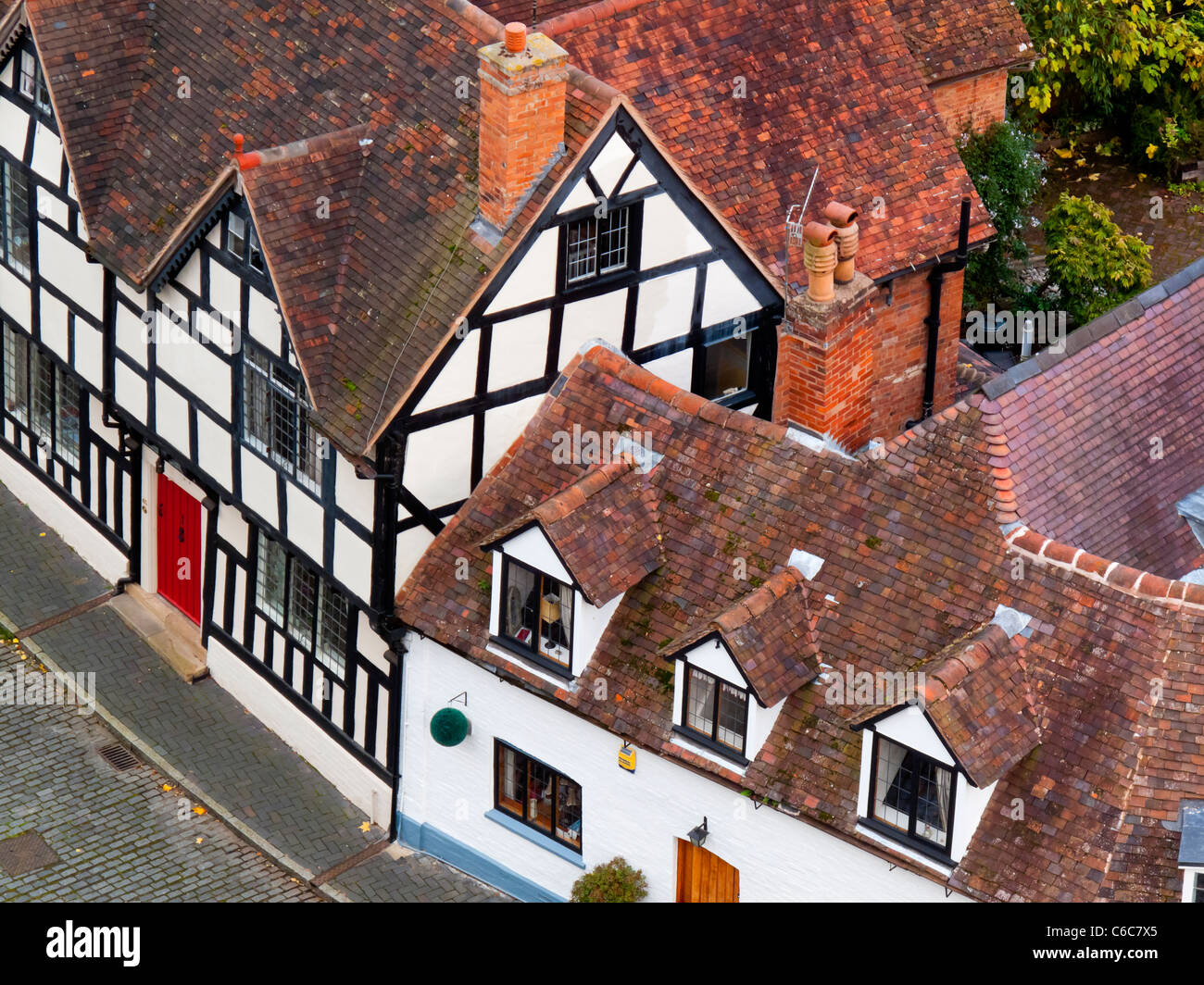 Tudor timber framed houses hi-res stock photography and images - Alamy