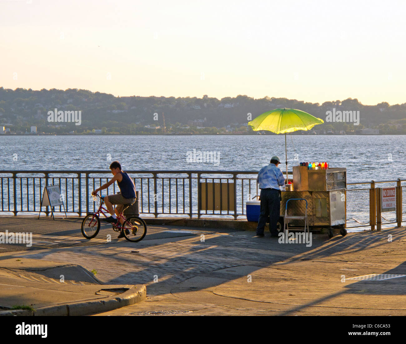 Pier at the Brooklyn army terminal Stock Photo - Alamy